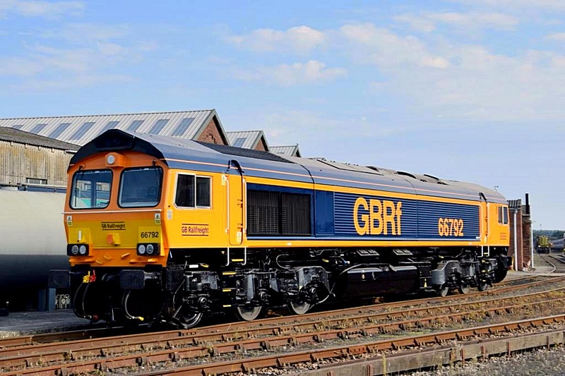 [wnxx] Pictures - 66792 Eastleigh Works 160920