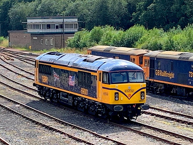 [wnxx] Pictures - 69001 Class 73s Tonbridge Yard 230721