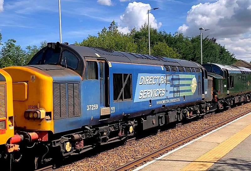 [wnxx] Pictures - 37521 37259 37409 37038 0Z37 040822