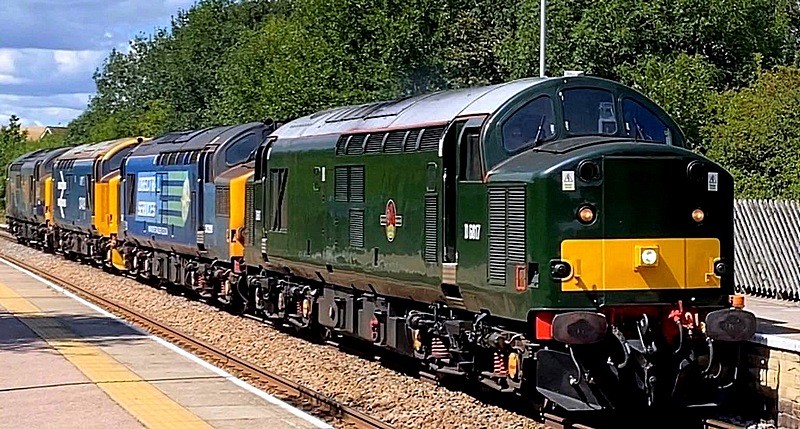 [wnxx] Pictures - 37521 37259 37409 37038 0Z37 040822