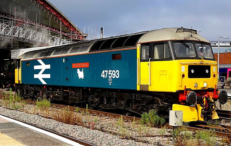 [wnxx] Pictures - 37521 70000 47593 47853 Welsh Marches Express 170822