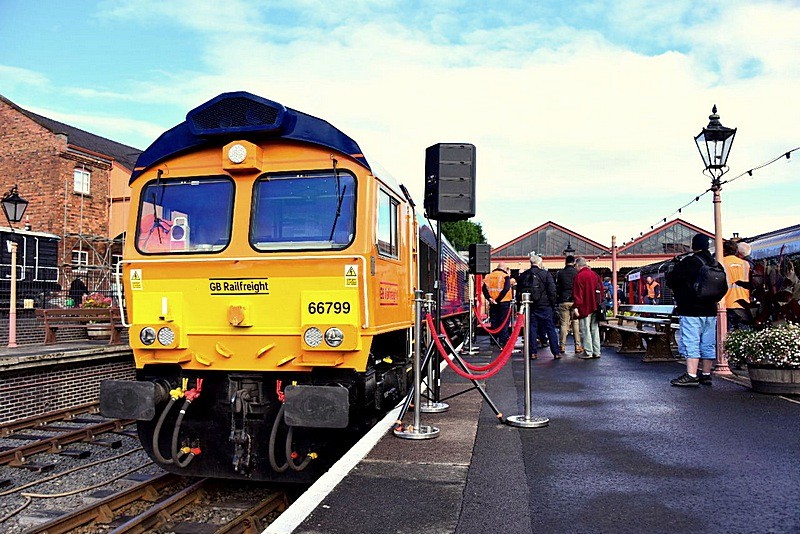 [wnxx] Pictures - 66799 0Z96/Naming 270922