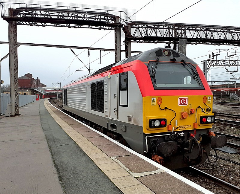 [wnxx] Pictures - Class 67s L/E Satbled 281122-151222