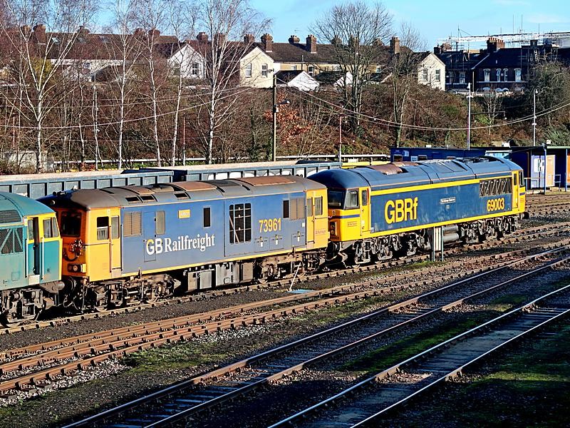 [wnxx] Pictures - Tonbridge Yard 020123