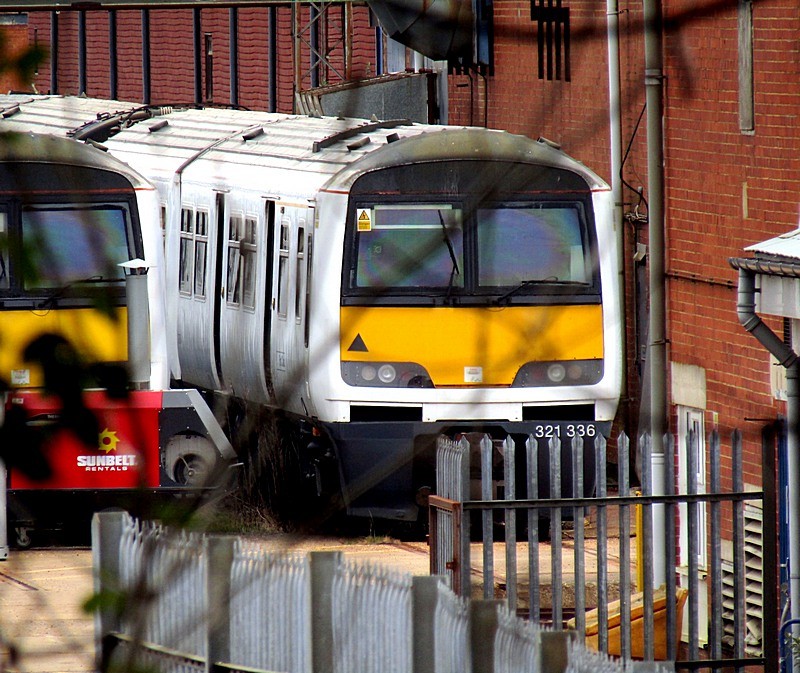 [wnxx] Pictures - Units Wolverton Works 050323