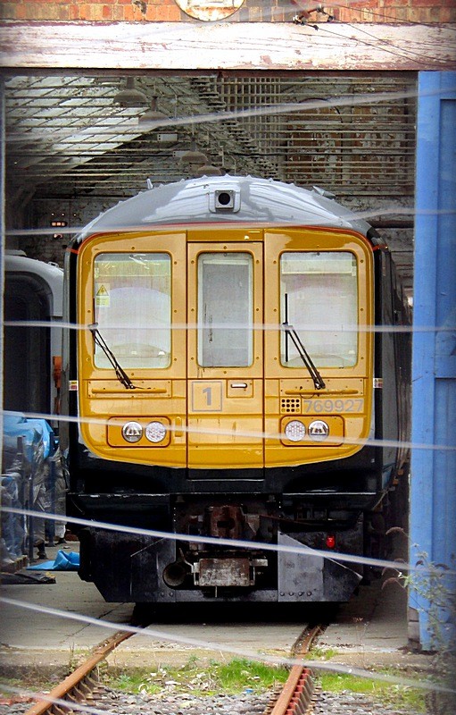 [wnxx] Pictures - Units Wolverton Works 050323