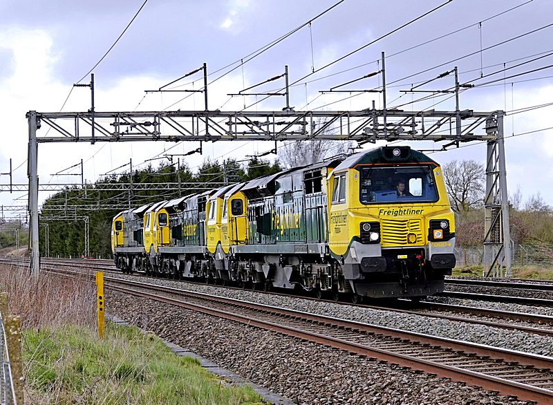 [wnxx] Pictures - 70004 70010 70014 0Z70 300323