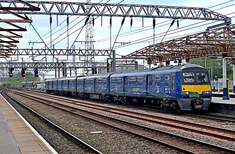 [wnxx] Pictures - 321334 Crewe 250423