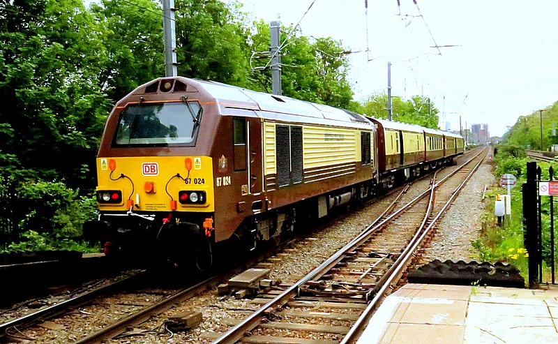 [wnxx] Pictures - 67005 67024 Hanwell 090523