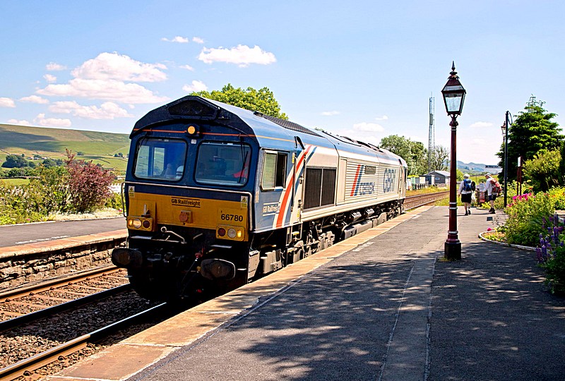 [wnxx] Pictures - 66780 66792 Horton in Ribblesdale 150623