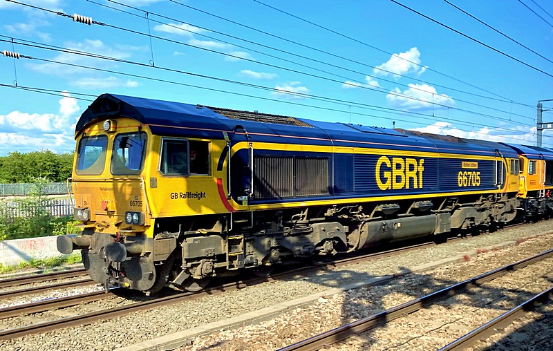 [wnxx] Pictures - 66705 66308 66307 4Z67 220623