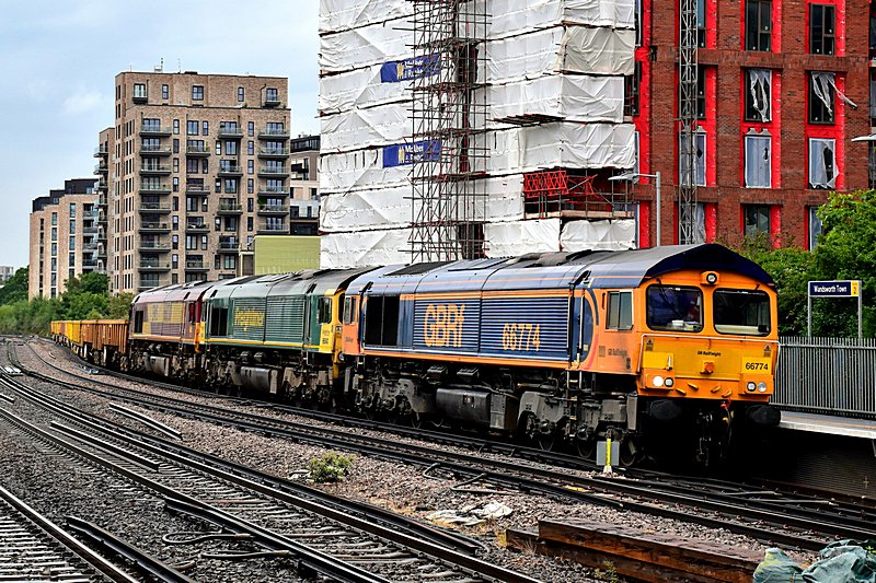 [wnxx] Pictures - 66774 66543 66030 Wandsworth Common 140723