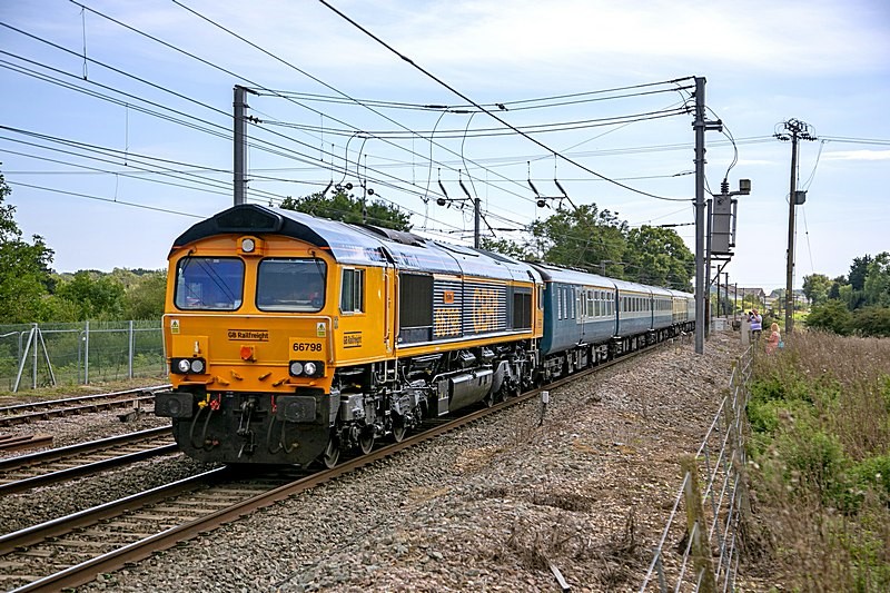 [wnxx] Pictures - 66790 66798 GBRf Naming Charters 160823