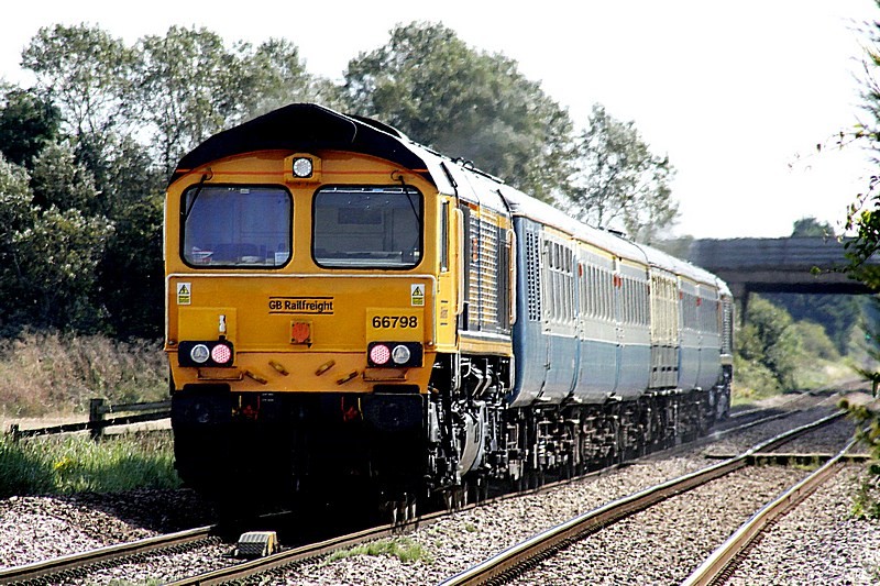 [wnxx] Pictures - 66790 66798 GBRf Naming Charters 160823