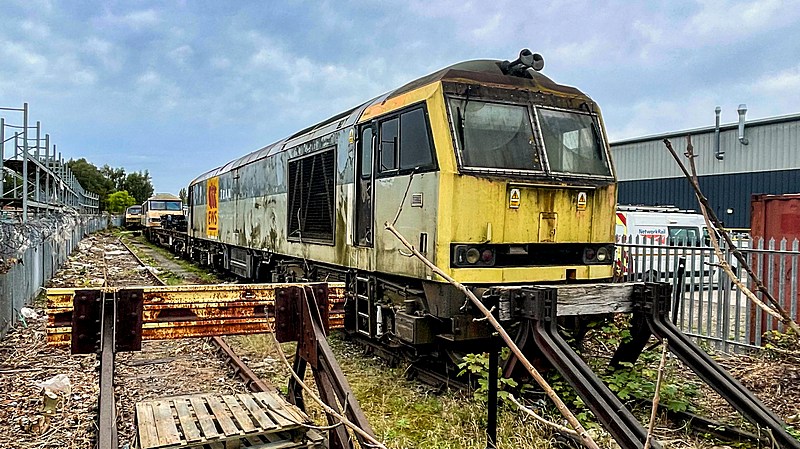 [wnxx] Pictures - Stored Locomotives Crewe EMD 280923