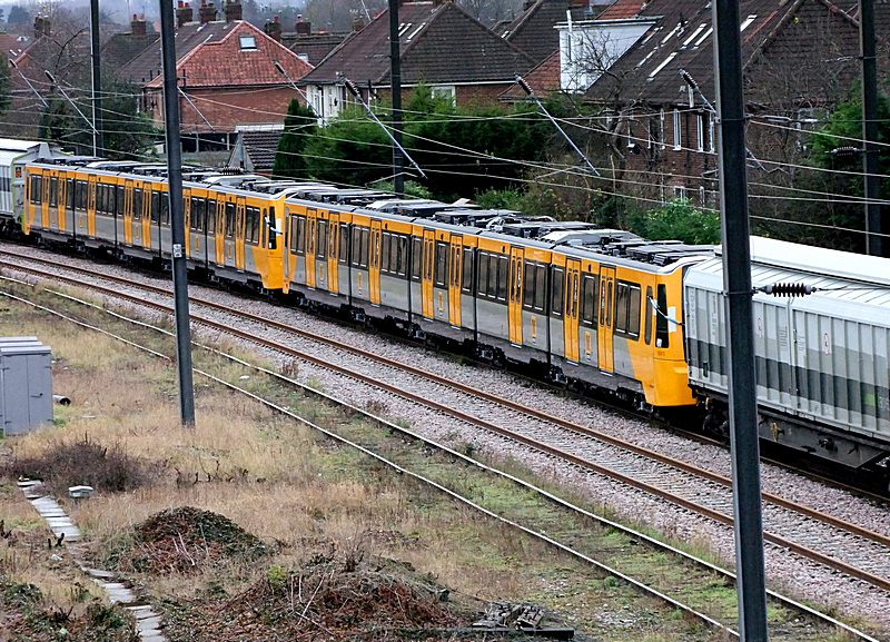 [wnxx] Pictures - RA43s 555015 555013 Wembley 141223 York 151223