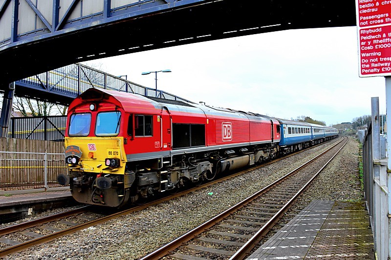 [wnxx] Pictures - 66070 66050 The Cwm and Glo 090324