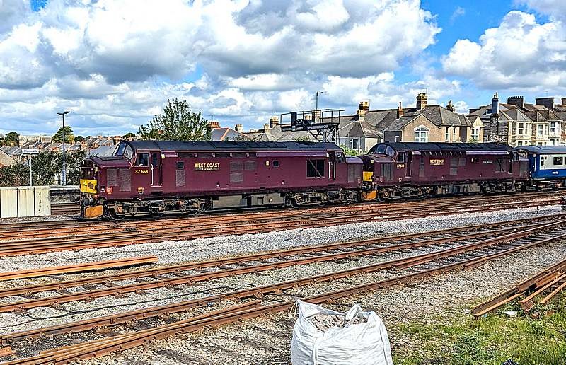 [wnxx] Pictures - 37668 37518 The Spring Cornish Explorer 040524