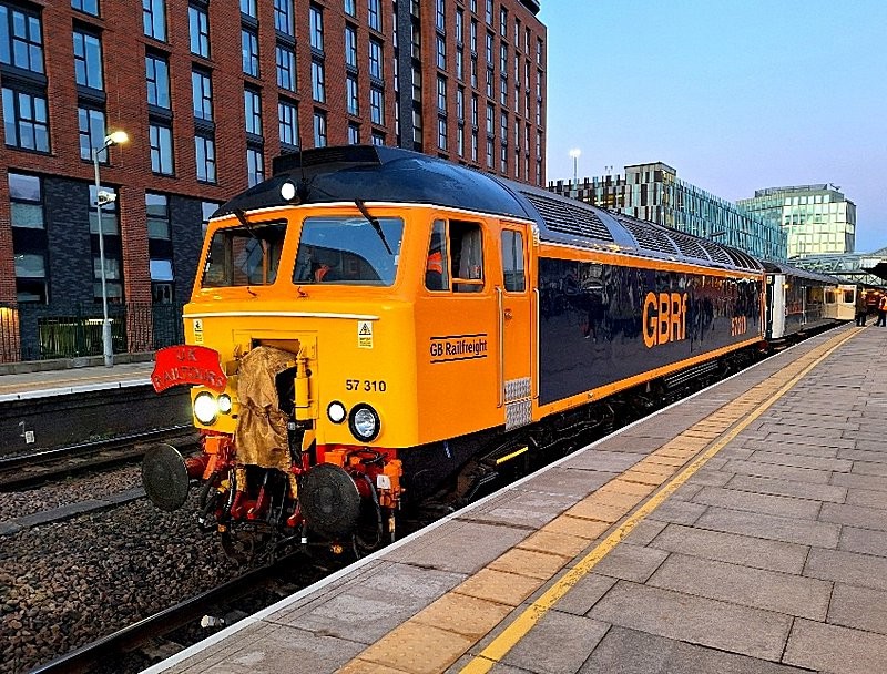 [wnxx] Pictures - 57310 66725 The Kentish Maiden 290325