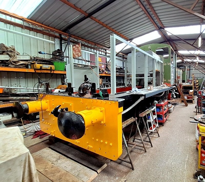 [wnxx] Pictures - Heritage Shunters Trust Peak Rail 110425 120425