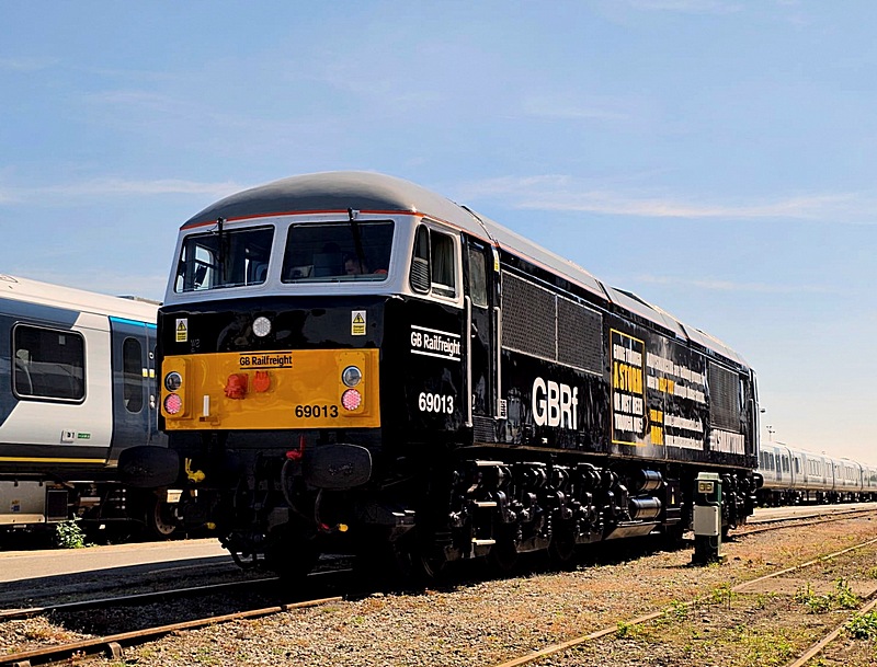 [wnxx] Pictures - 69013 Eastleigh Works 280425
