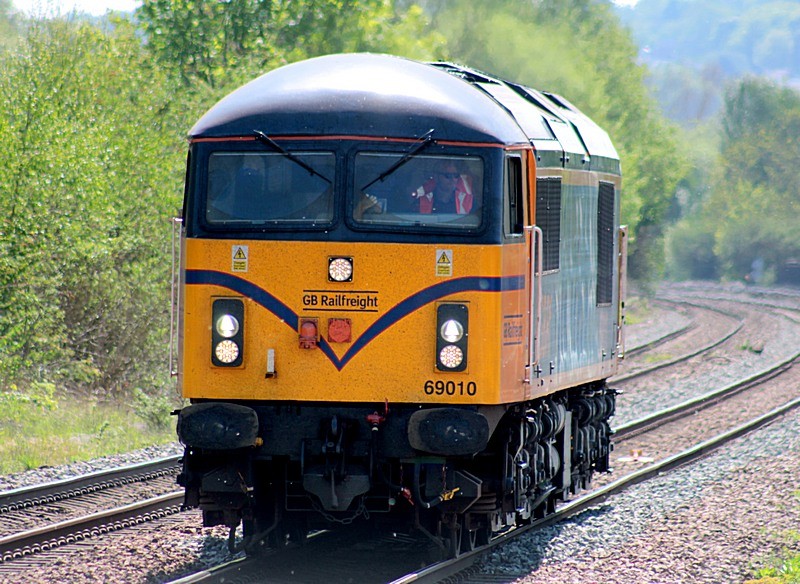 [wnxx] Pictures - Light Loco Movements 290425