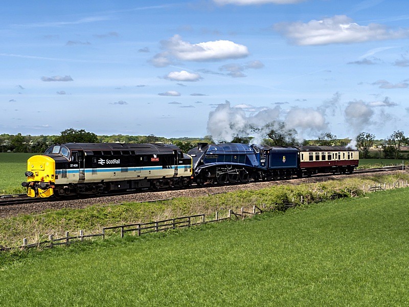 [wnxx] Pictures - 37409 60007 5Z07 66117 60103 5Z81 060525