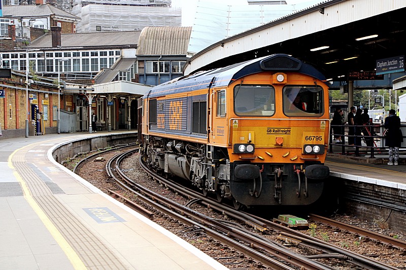 [wnxx] Pictures - 66795 Clapham Junction 220525