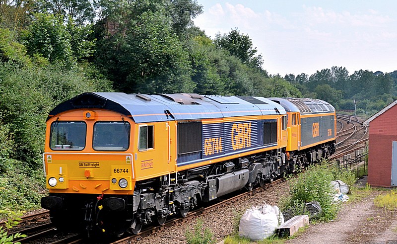 [wnxx] Pictures - 66744 57306 Cowley Bridge Junction 200625