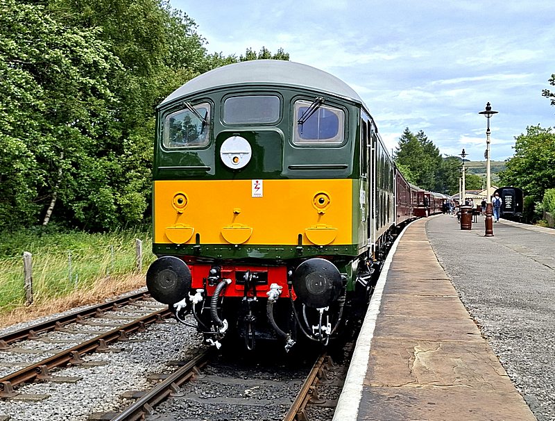 [wnxx] Pictures - 24054-D5053 Rawtenstall 040725