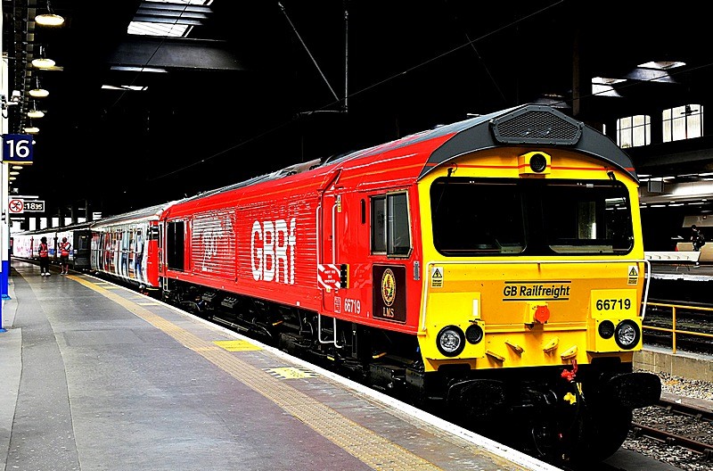 [wnxx] Pictures - 66710 66719 London Euston 130725 140725