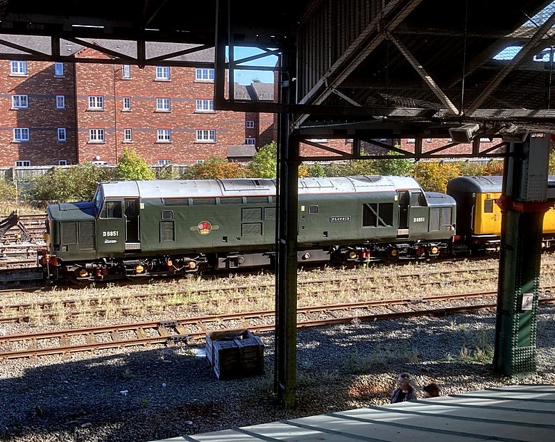 [wnxx] Pictures - 37422 37667 1Q41 220925 1Q18 230925